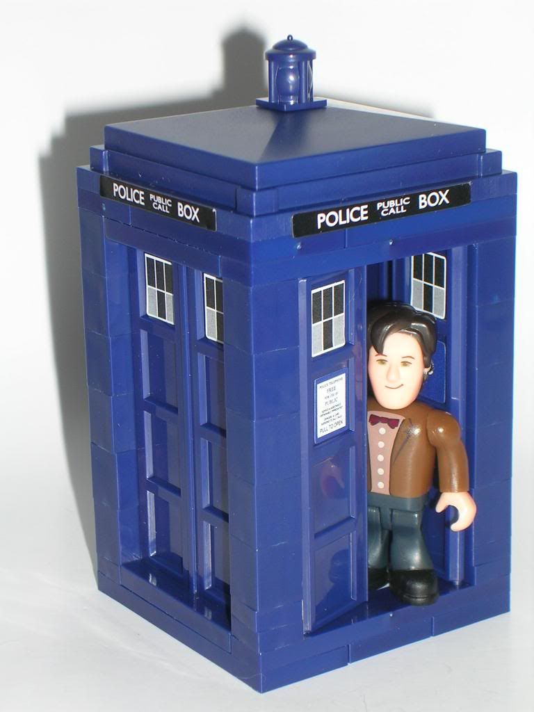 Doctor Who: Character Building TARDIS Mini Set by Character Options ...