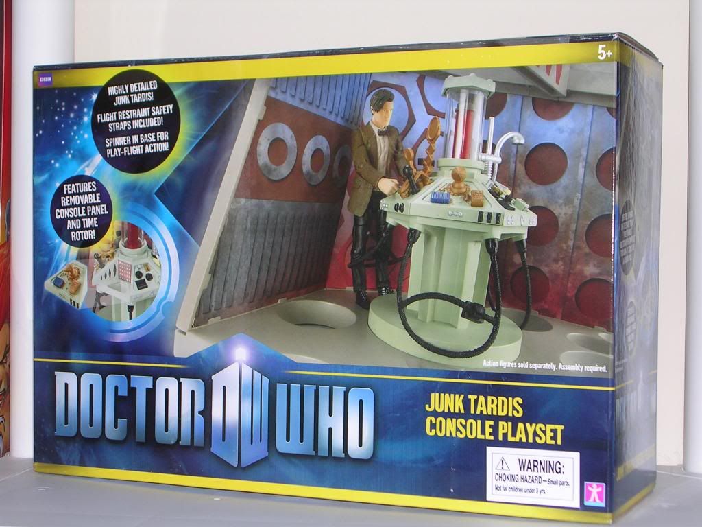 Doctor Who: Junk TARDIS Playset by Character Options | FigureFan Zero