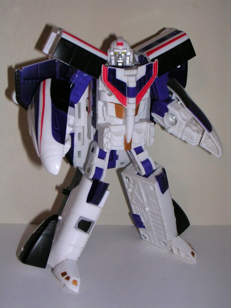 Transformers Classics: Astrotrain by Hasbro | FigureFan Zero