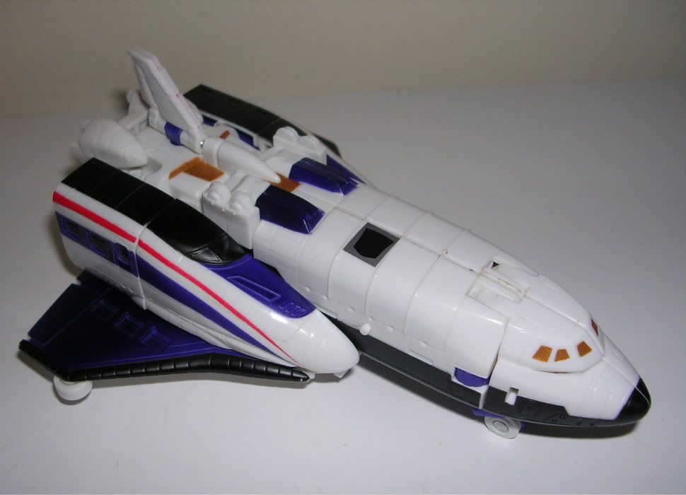 Transformers Classics: Astrotrain by Hasbro | FigureFan Zero