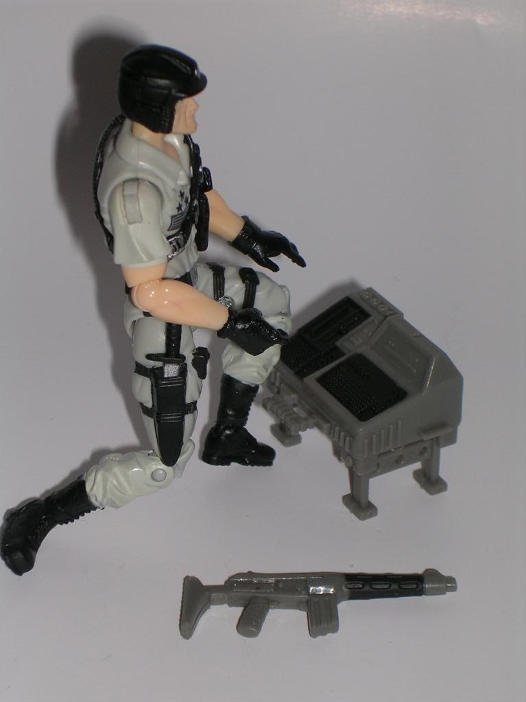 GI JOE 25th Anniversary Comic Pack: Beachhead and Data Frame by Hasbro ...