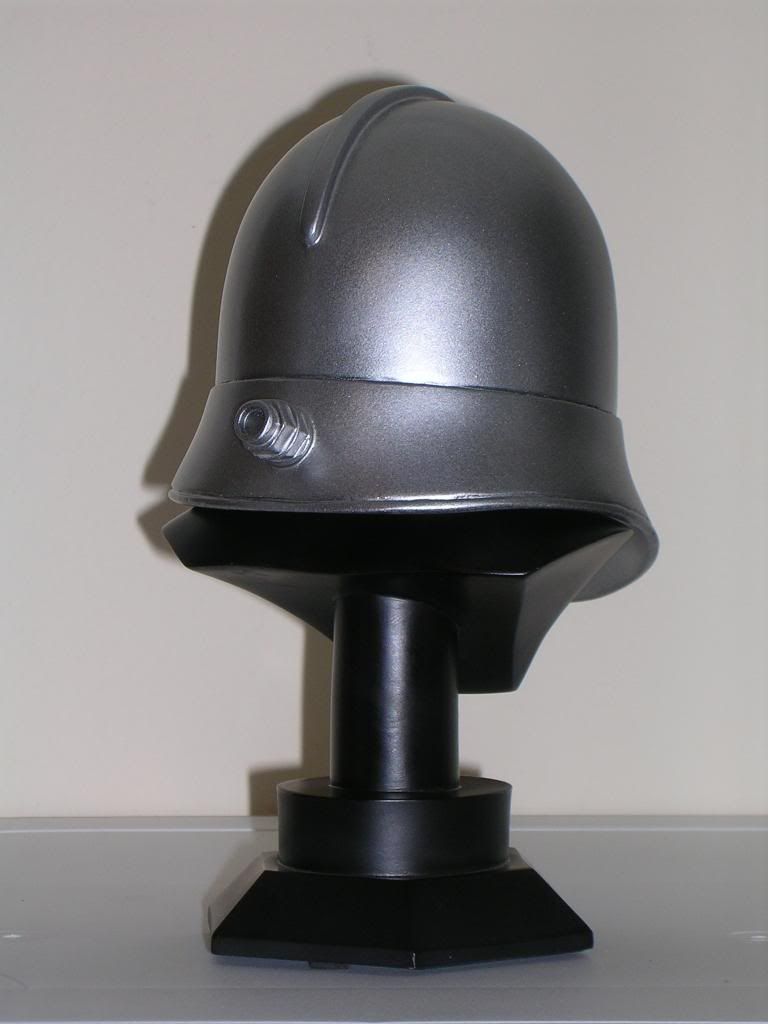 Doctor Who: Sontaran Officer Linx Helmet (LE 500) by Weta | FigureFan Zero